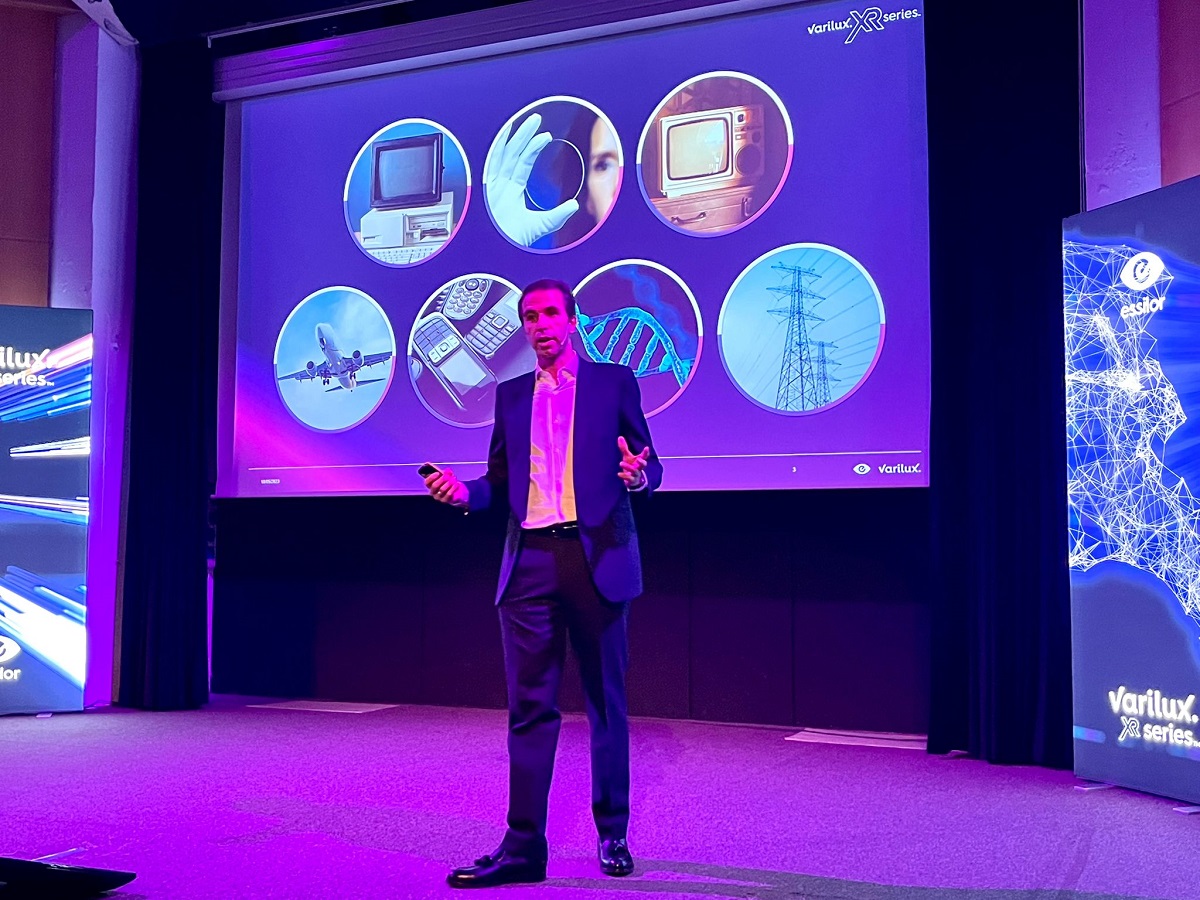 De las Varilux XR Series a las Ray-Ban Reverse: Essilorluxottica muestra sus cartas España ...