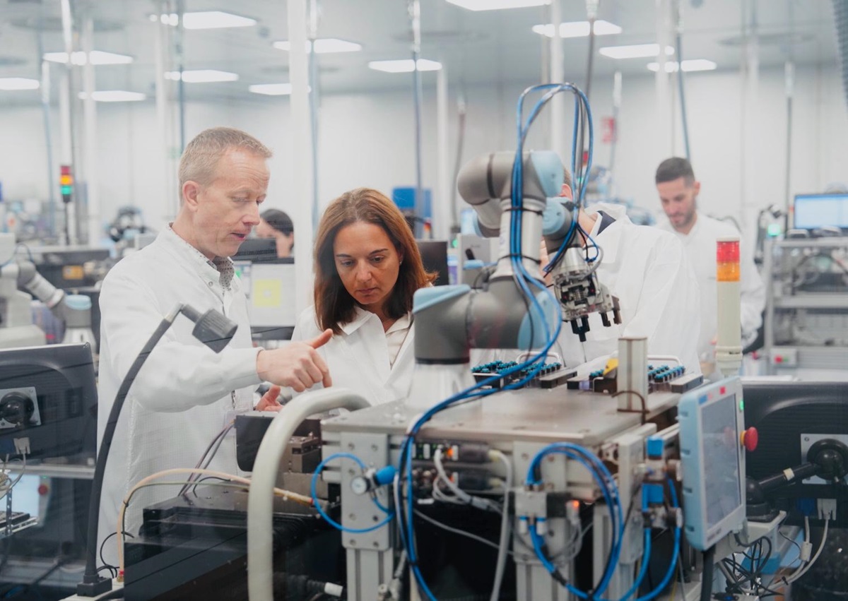 Euclid Vision, movimiento estratégico: compra Medmont International, Precision Technology ...