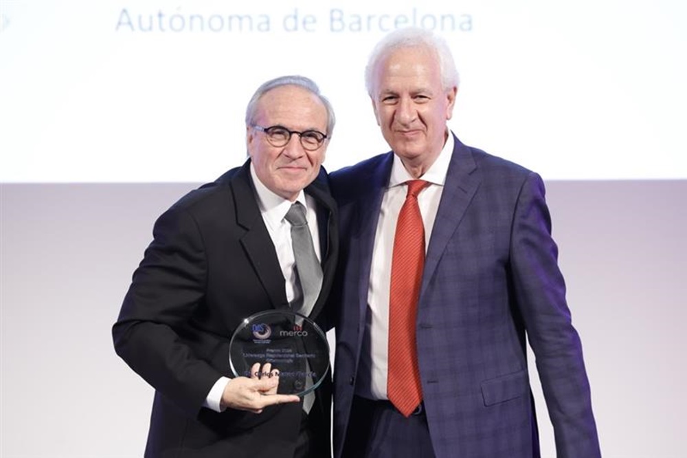 El oftalmólogo Carlos Mateo, reconocido con el Premio al Liderazgo ...