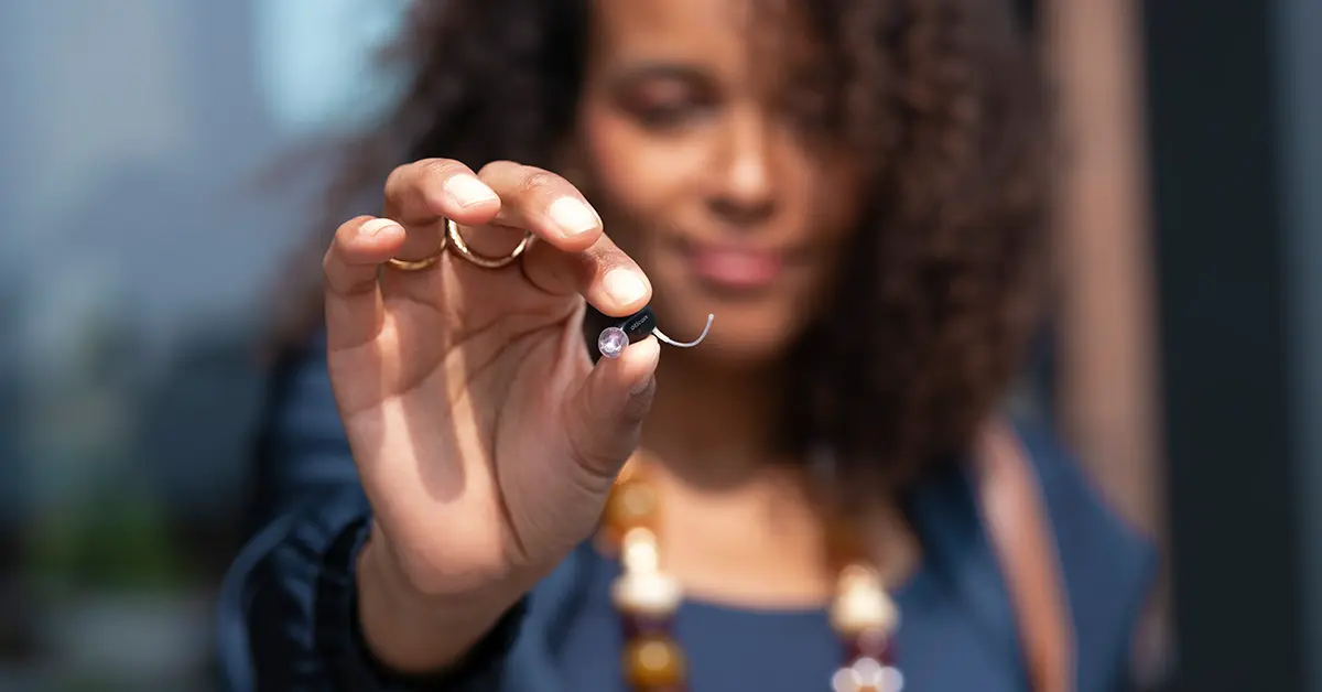 Demant da un paso adelante en audífonos intraauriculares con Oticon Zeal - Modaengafas.com