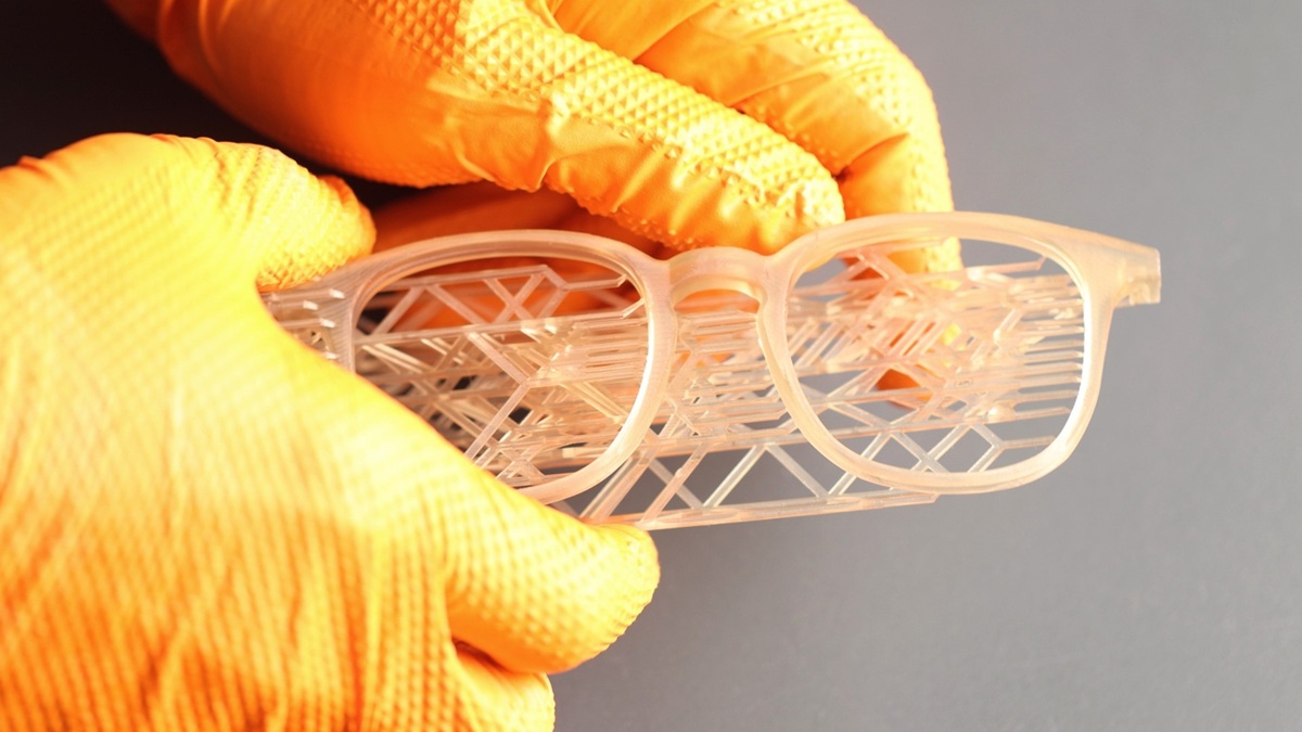 Visionlab lleva la impresión 3D a sus ópticas con gafas a medida en una ...